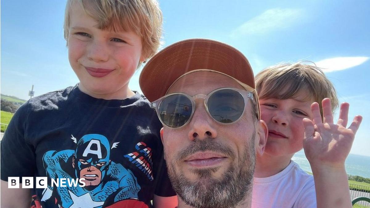 Father's anger after children left stranded on train platform - BBC News