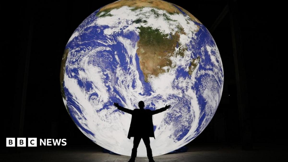 Giant sculpture of Earth to be displayed at Bath Abbey - BBC News