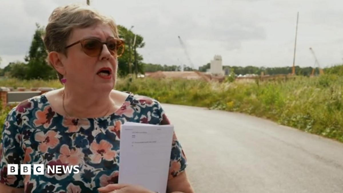 Water Orton HS2: 'What is going to happen to us now?' - BBC News