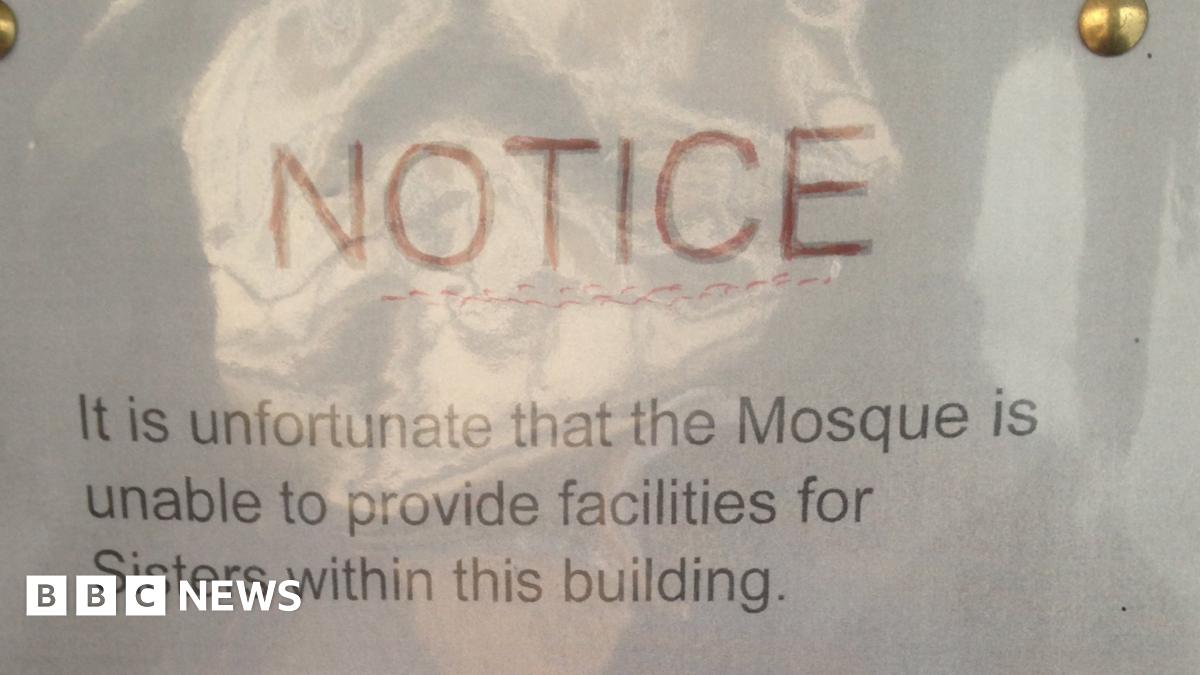 Muslim women criticise male-only mosque in Soho - BBC News