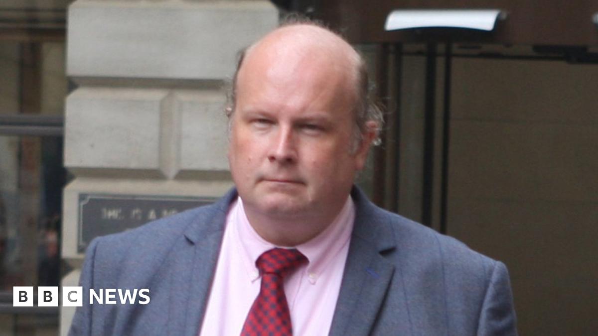 Kevin O'Gorman: Pay-outs for victims of disgraced academic - BBC News