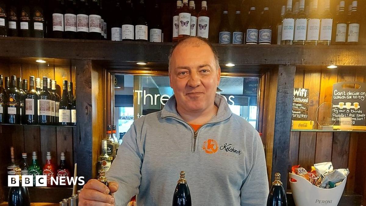 The pub bosses that closed their kitchens to stay afloat - BBC News