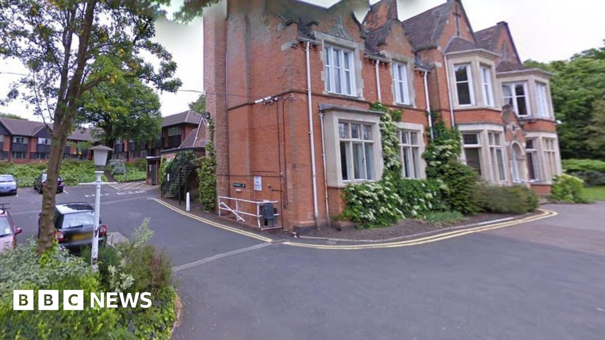 Police 'frustrated' at Birmingham hospital delays in patient hunt - BBC ...