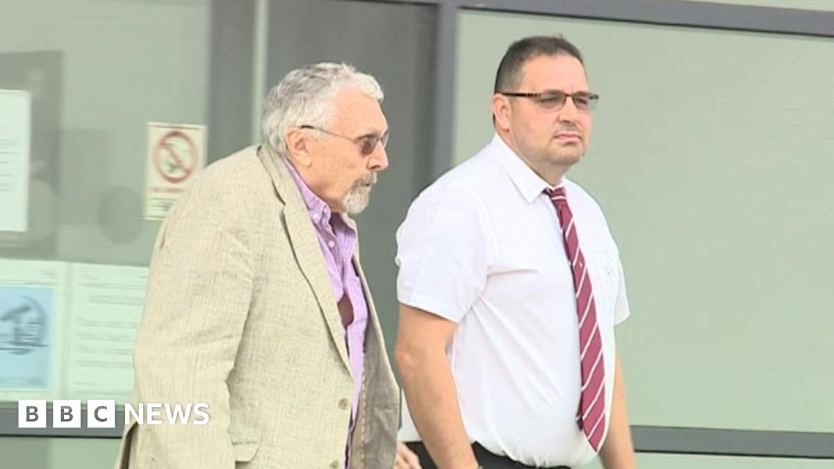 Shane Lay death: Bungay 'hit-and-run' death accused cleared - BBC News