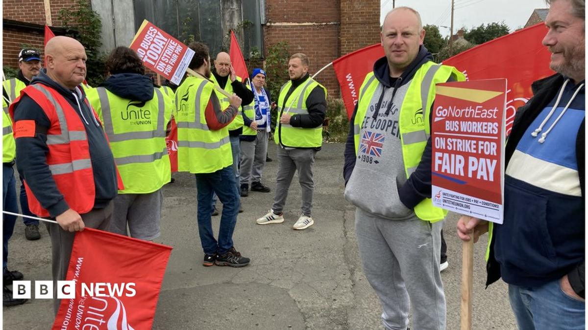 Hundreds of Go North East bus drivers begin week-long strike - BBC News