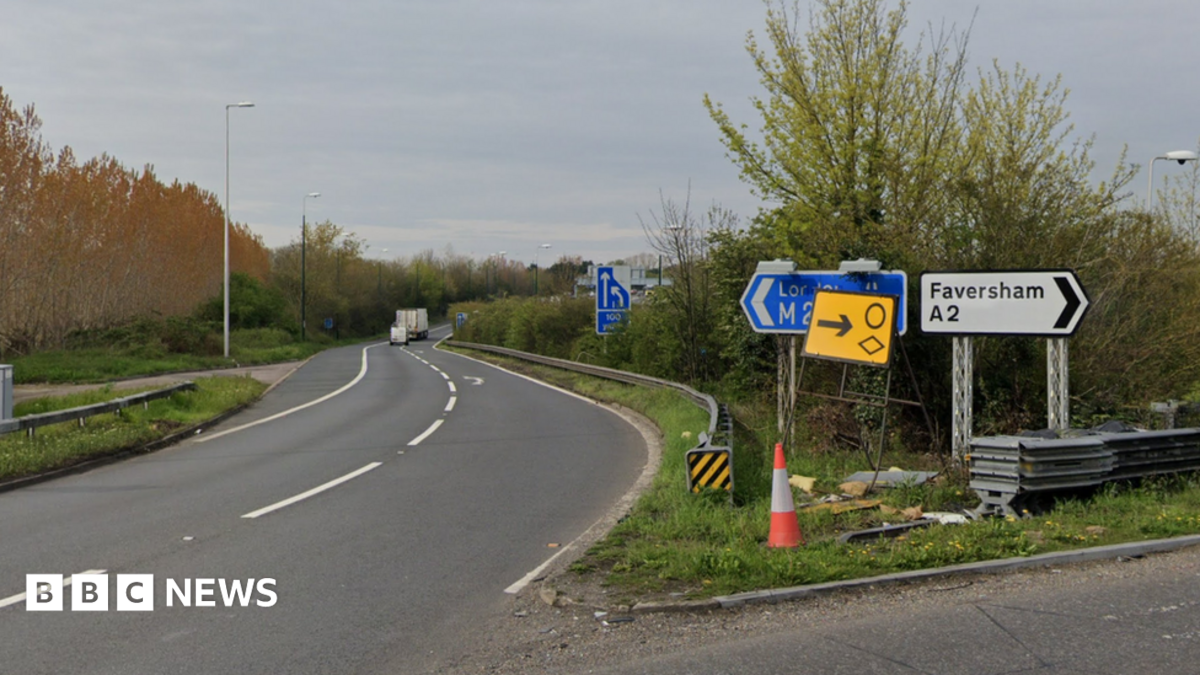 Faversham crash: Police appeal after motorcyclist dies - BBC News