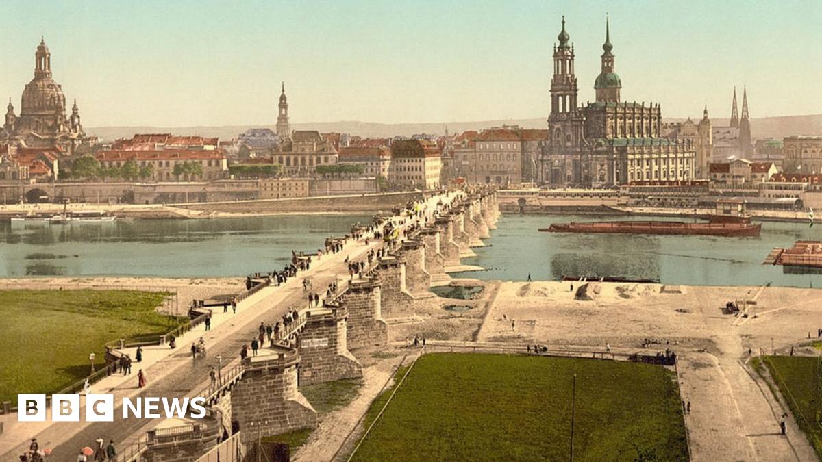 Dresden: The World War Two bombing 75 years on - BBC News