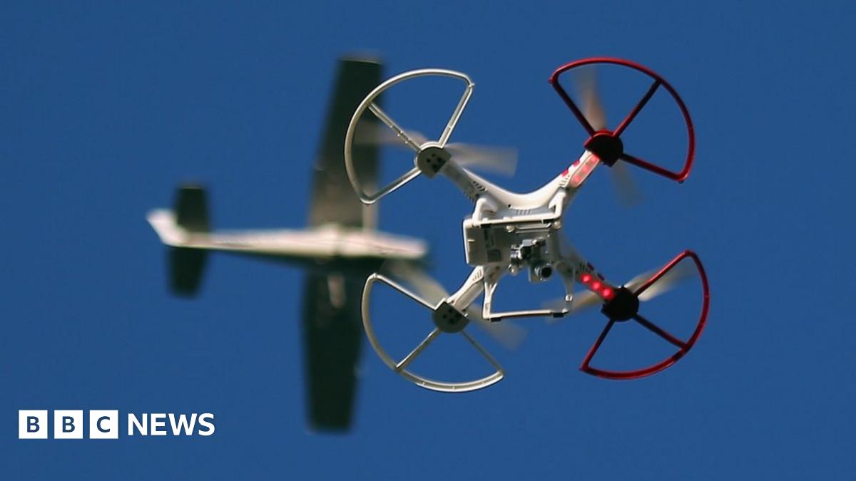 Stratford-upon-Avon man fined over airspace drone flying - BBC News