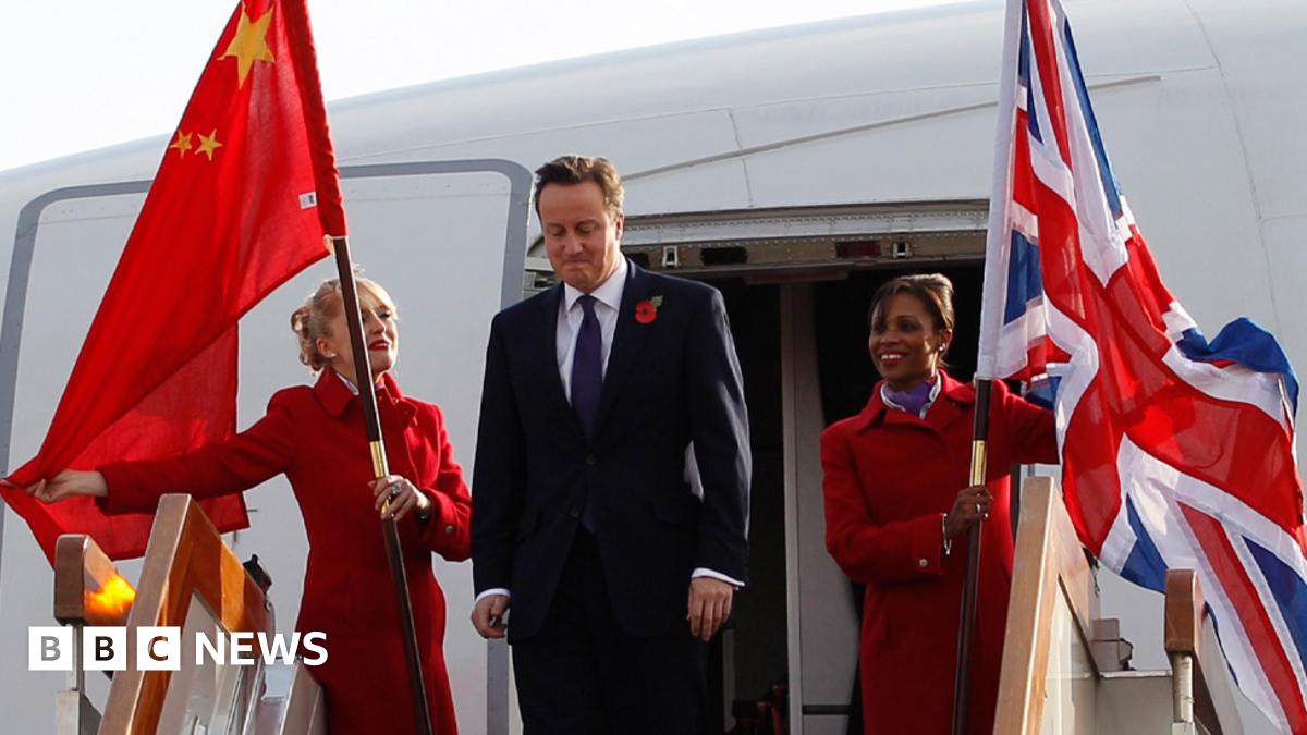 David Cameron: Return puts focus on foreign policy record - BBC News