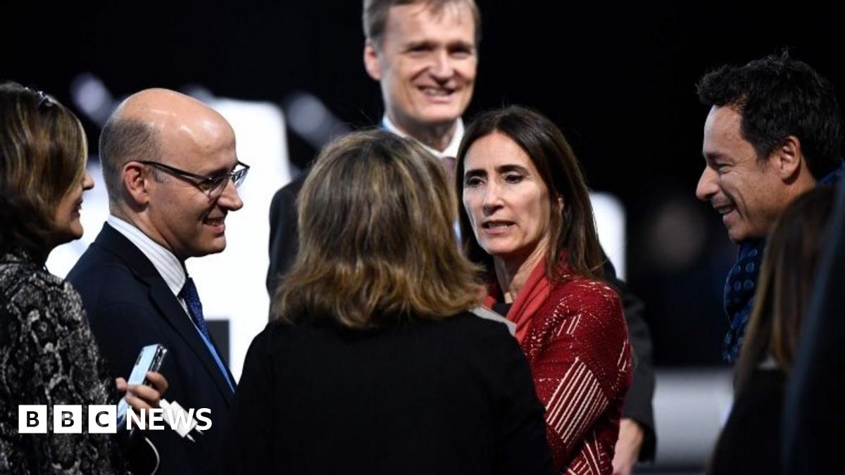 COP25: Longest climate talks end with compromise deal - BBC News