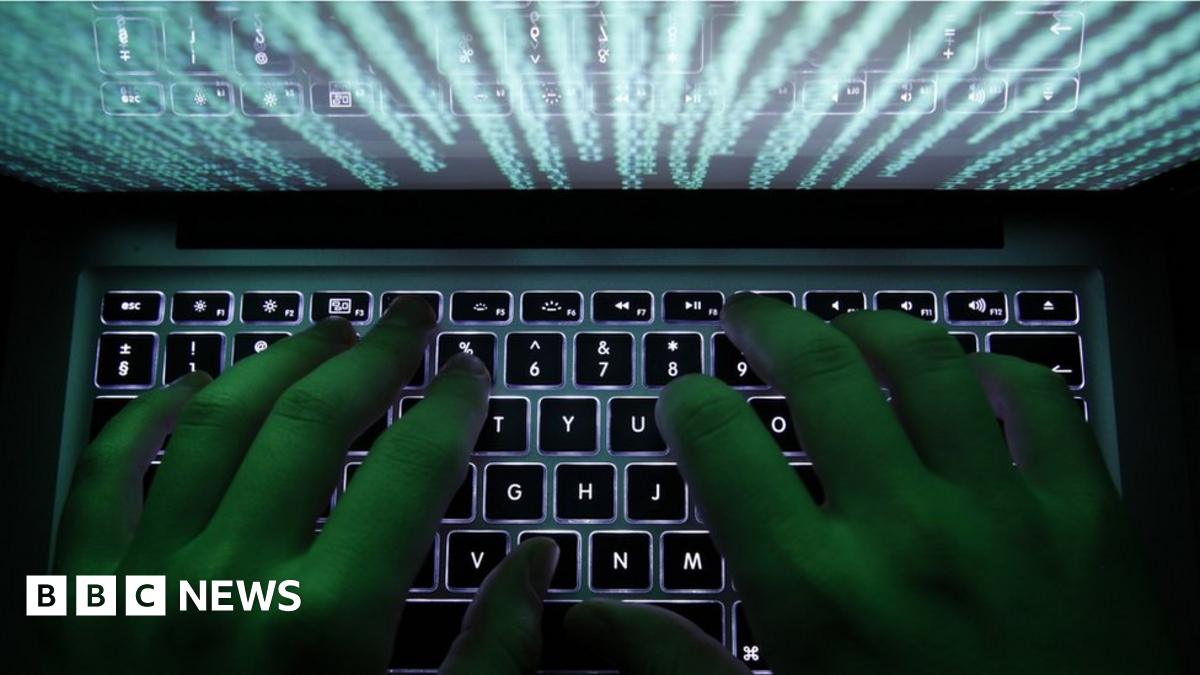 US sanctions Iranian hackers for 'stealing university data' - BBC News