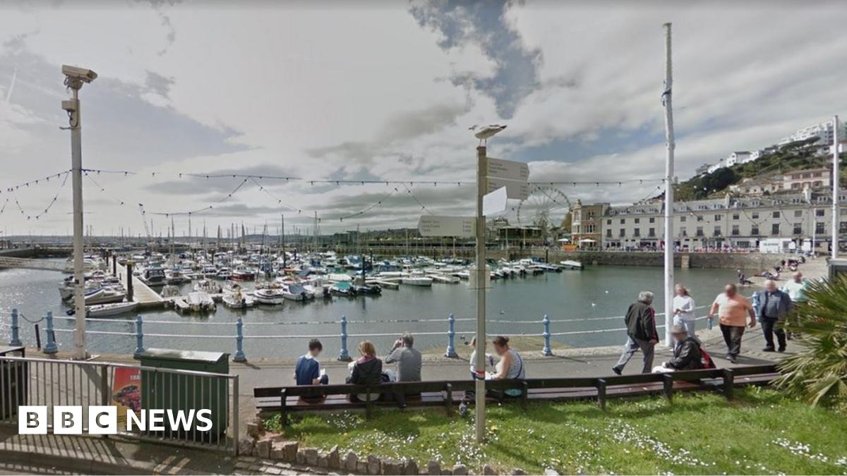 Homeless could 'end' seaside town, business leader says - BBC News