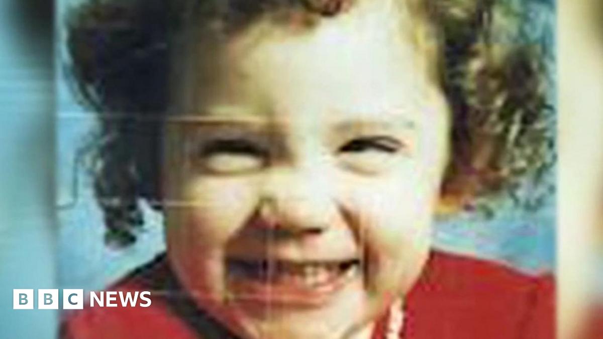 Dad of missing Katrice Lee to hand back Army medals - BBC News