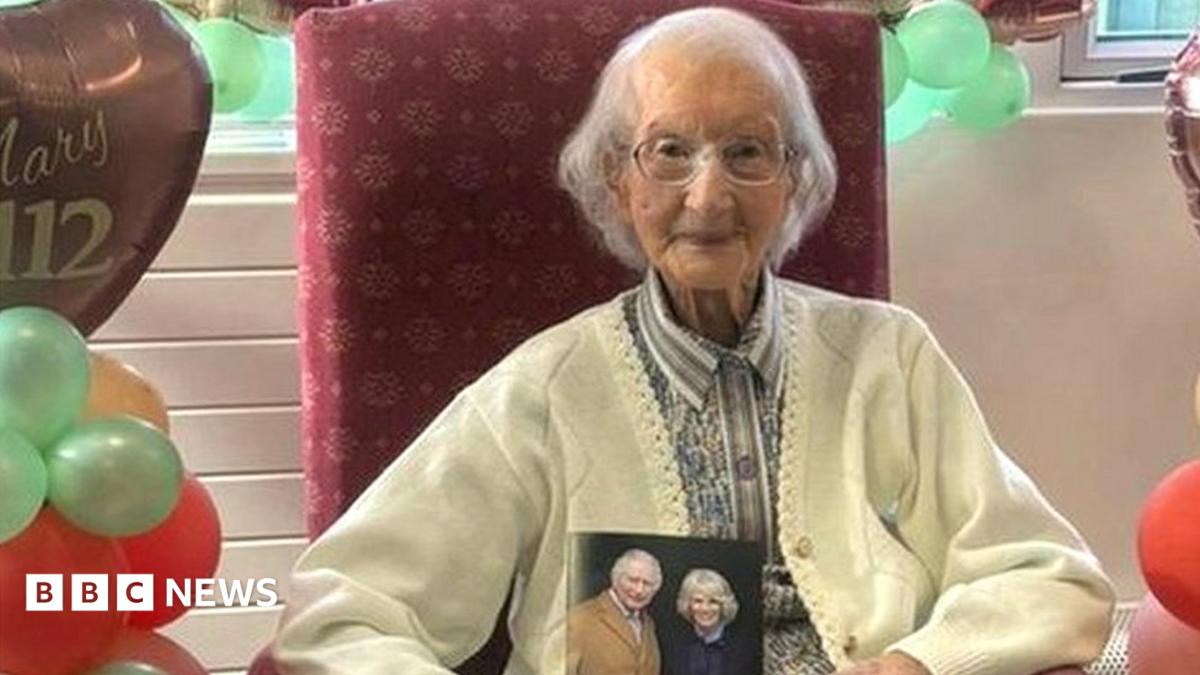 Wales' oldest person Mary Keir celebrates 112th birthday - BBC News