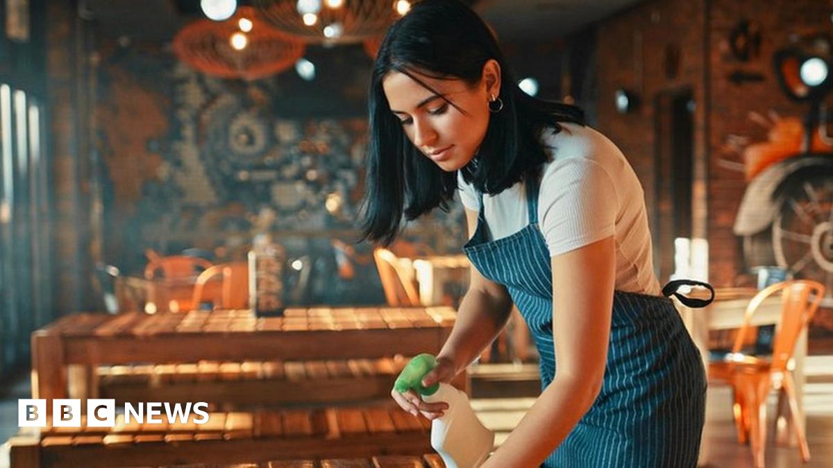 The Scottish economy: 'Poor but improving' - BBC News