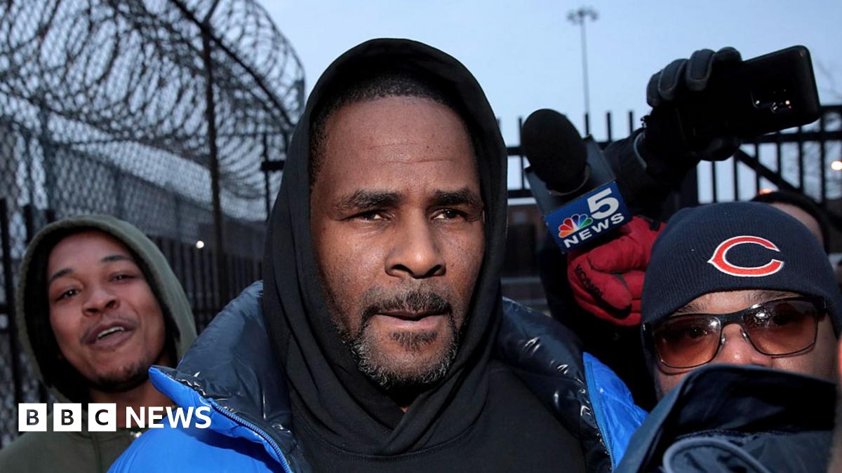 R. Kelly 'arrested on federal sex trafficking charges' - BBC News