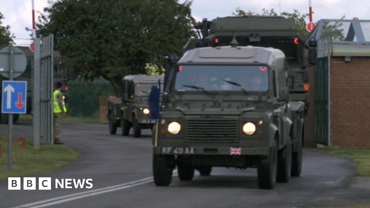 Soldier dies at St Davids Barracks in Bicester - BBC News