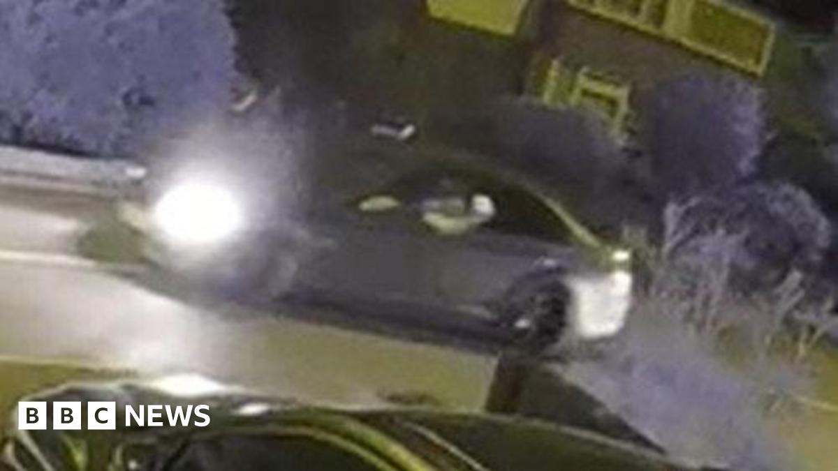 Car and moped appeal in Dale Martin murder investigation - BBC News