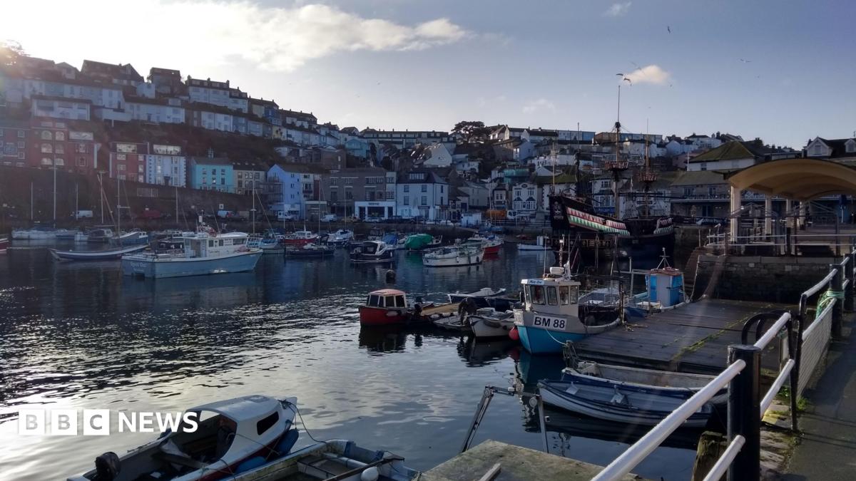 Council gets £750k of investment to enhance Brixham harbourside - BBC News