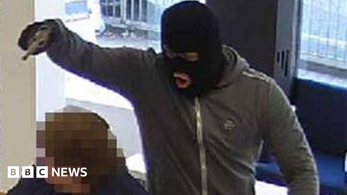 Crossgates Leeds Building Society robbery CCTV released - BBC News