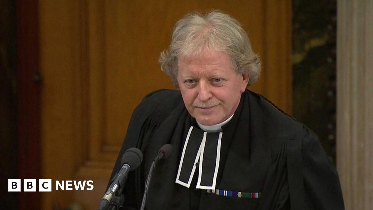 Rev David Latimer urges 'open hearts' in NI talks - BBC News