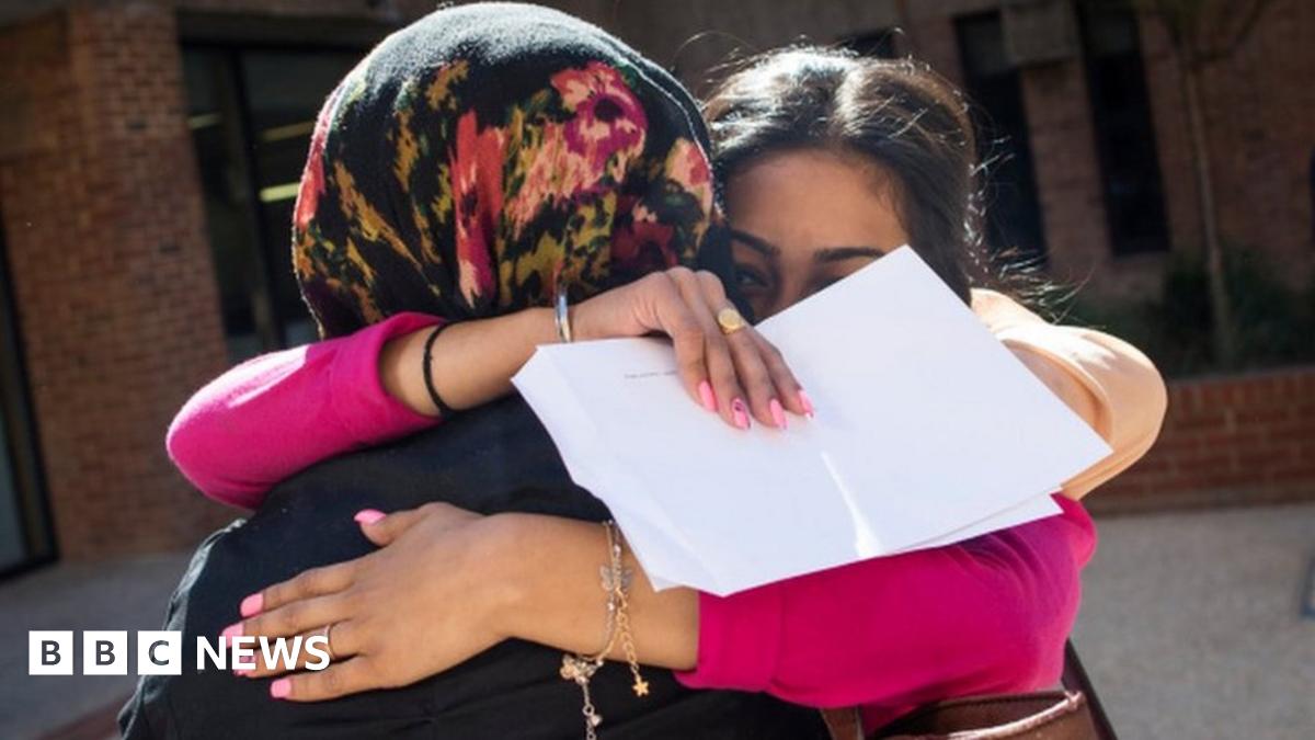 The new GCSE grades explained - BBC News