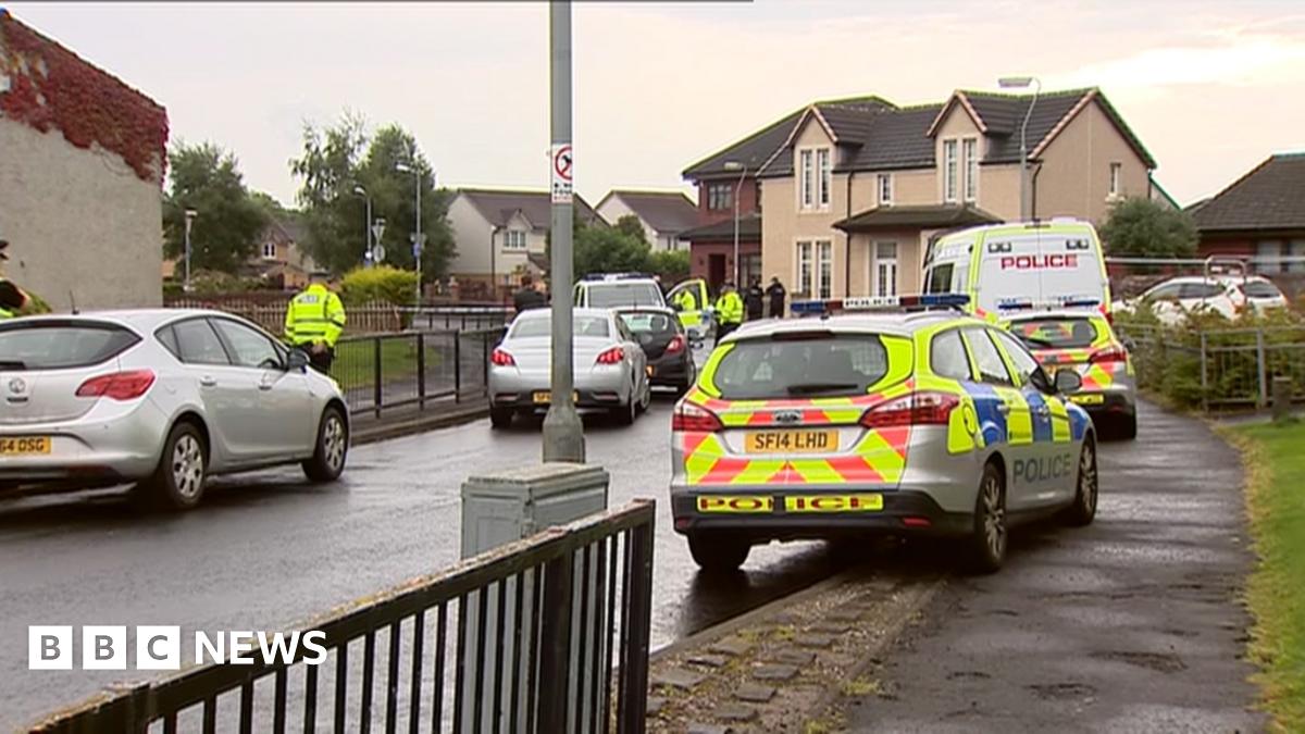 Murder inquiry after 18-year-old Sean Banks' killed in Uddingston - BBC ...