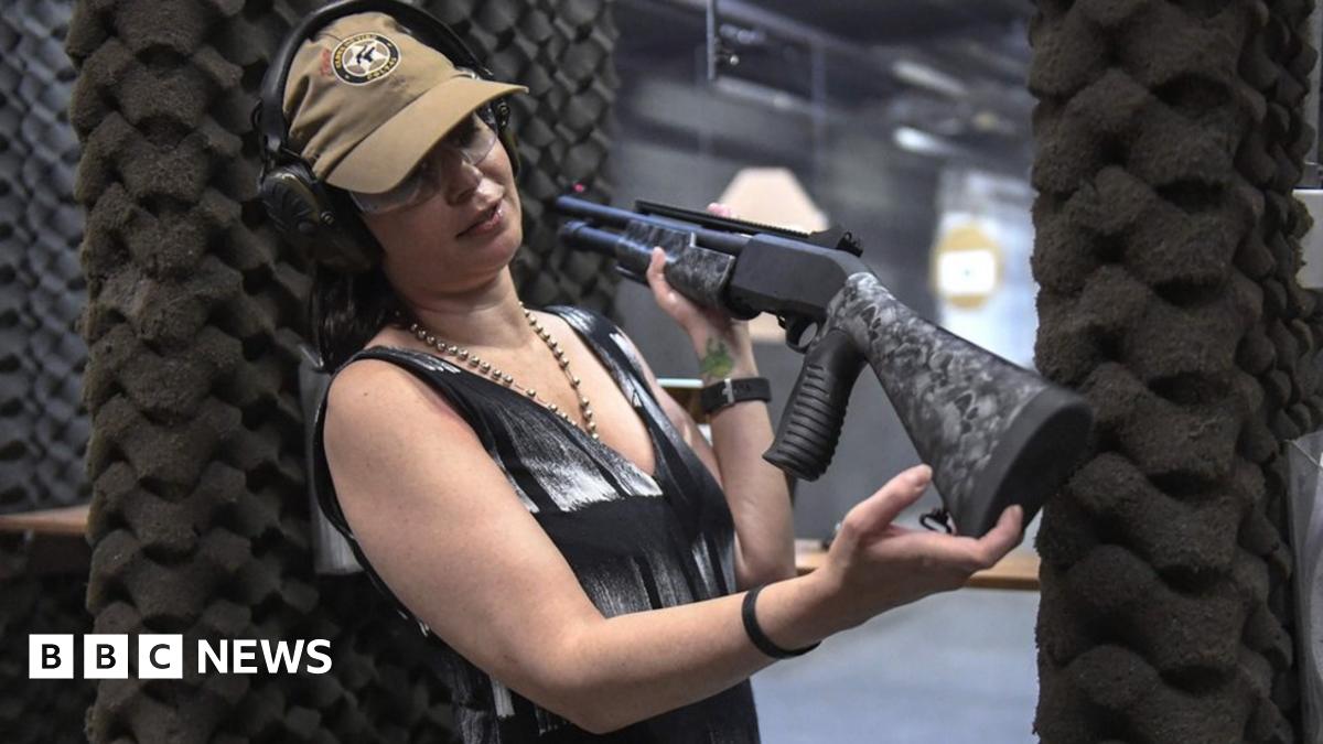 Brazil gun laws: Bolsonaro vows to loosen ownership rules - BBC News