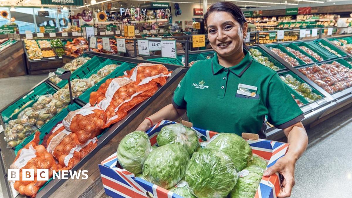 Morrisons supermarket axes 3,000 managers in huge shake-up - BBC News