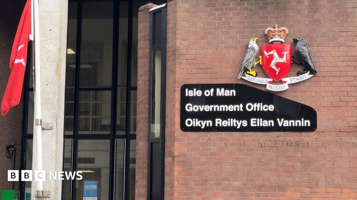Manx government workers balloted over industrial action - BBC News