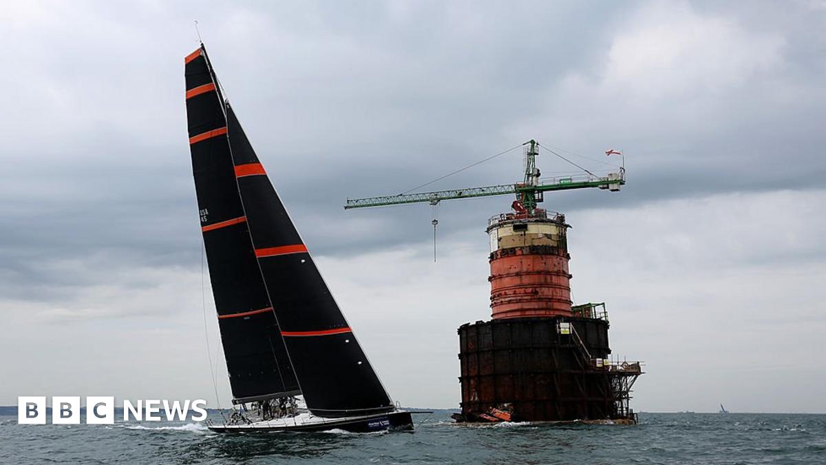 The story of the Solent's Nab Tower lighthouse - BBC News