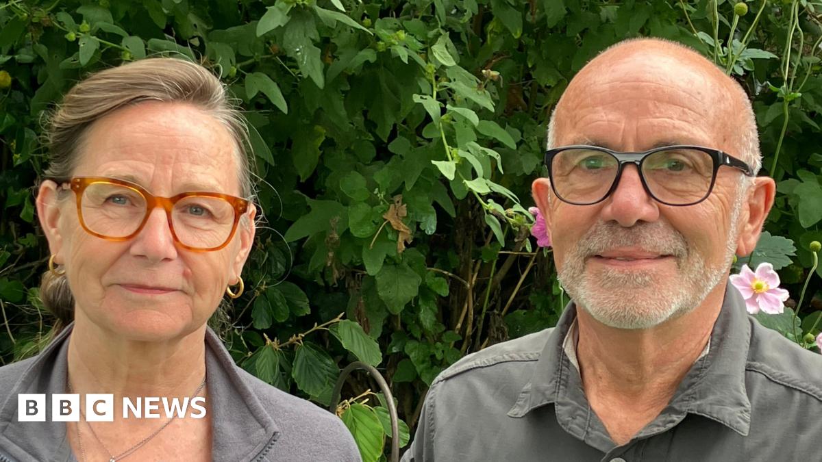 North Cornwall town loses 'lifeline' National Express service - BBC News