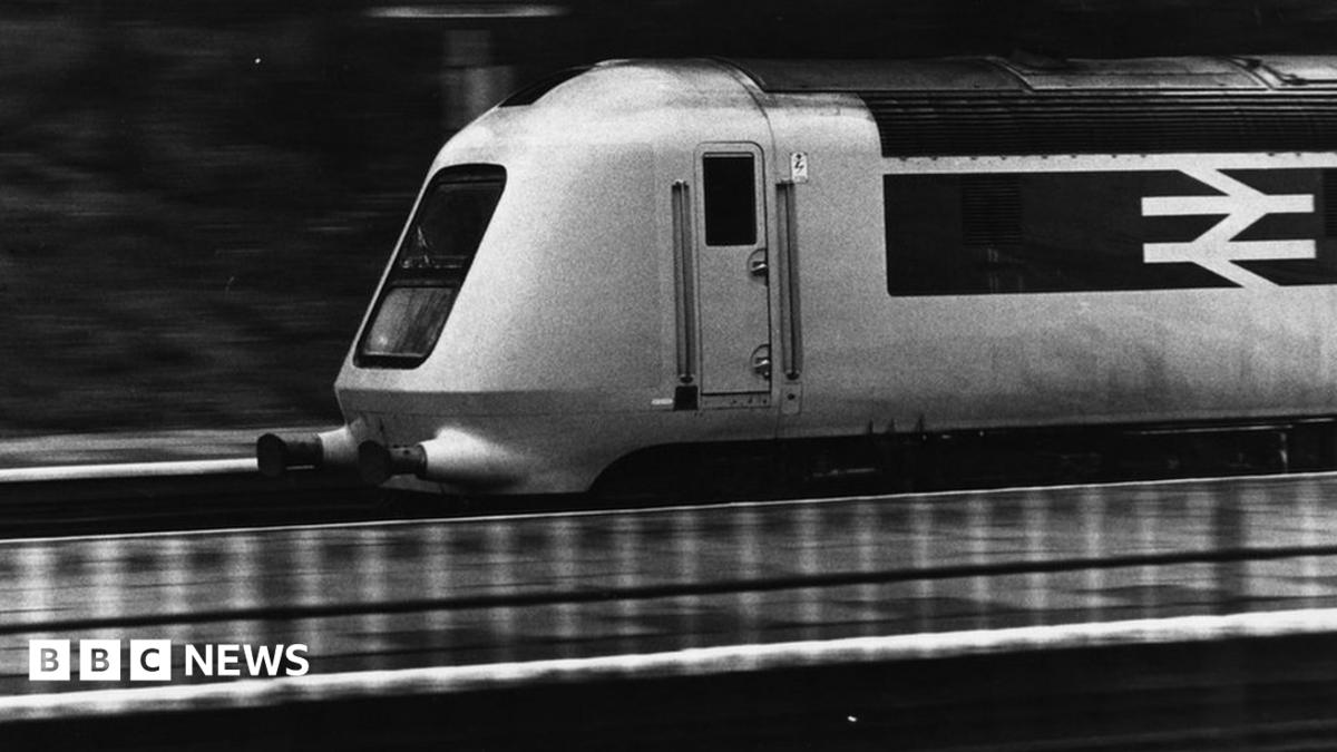 Should the UK renationalise the railways? - BBC News