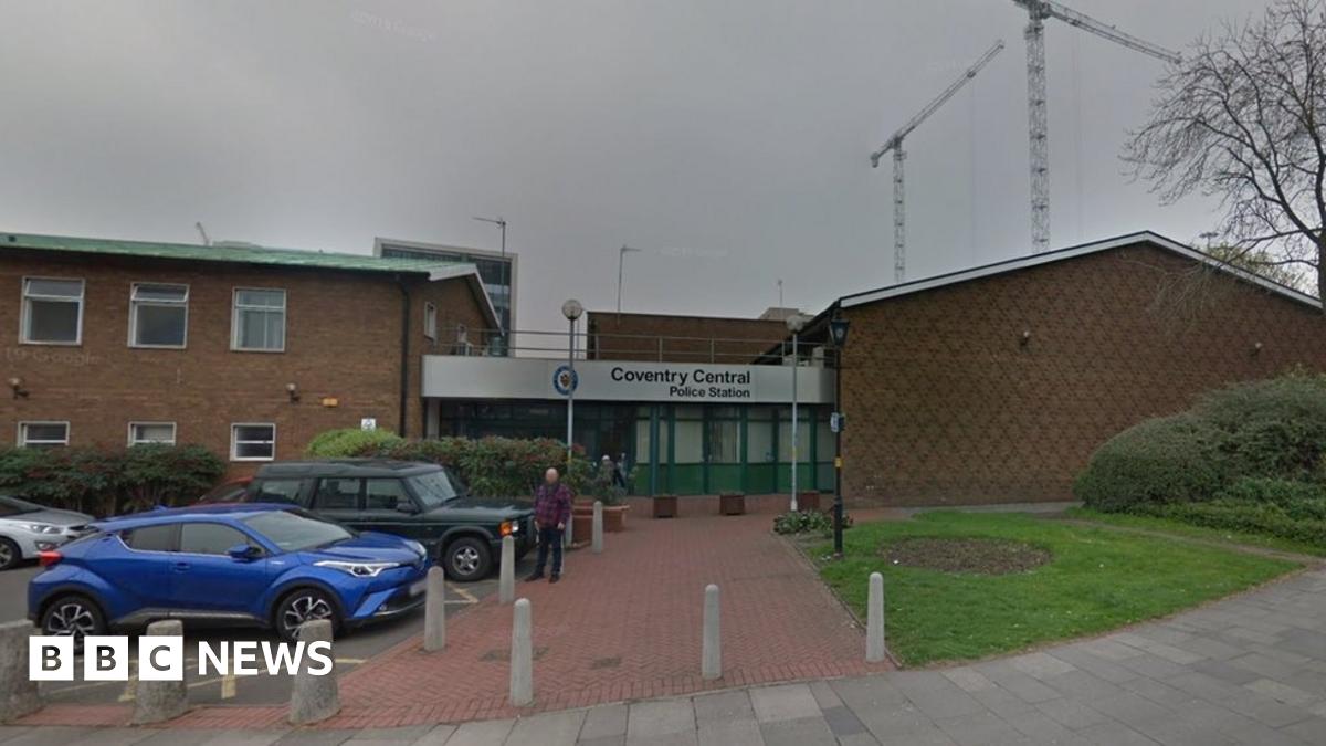 Coventry policeman Stephen Shaw sacked over child grooming - BBC News