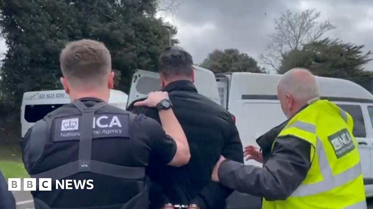 People smuggling: NCA makes 'significant' arrest in Portsmouth - BBC News