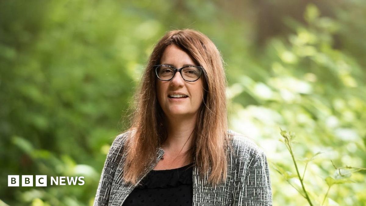 Durrell Wildlife Conservation Trust CEO resigns - BBC News