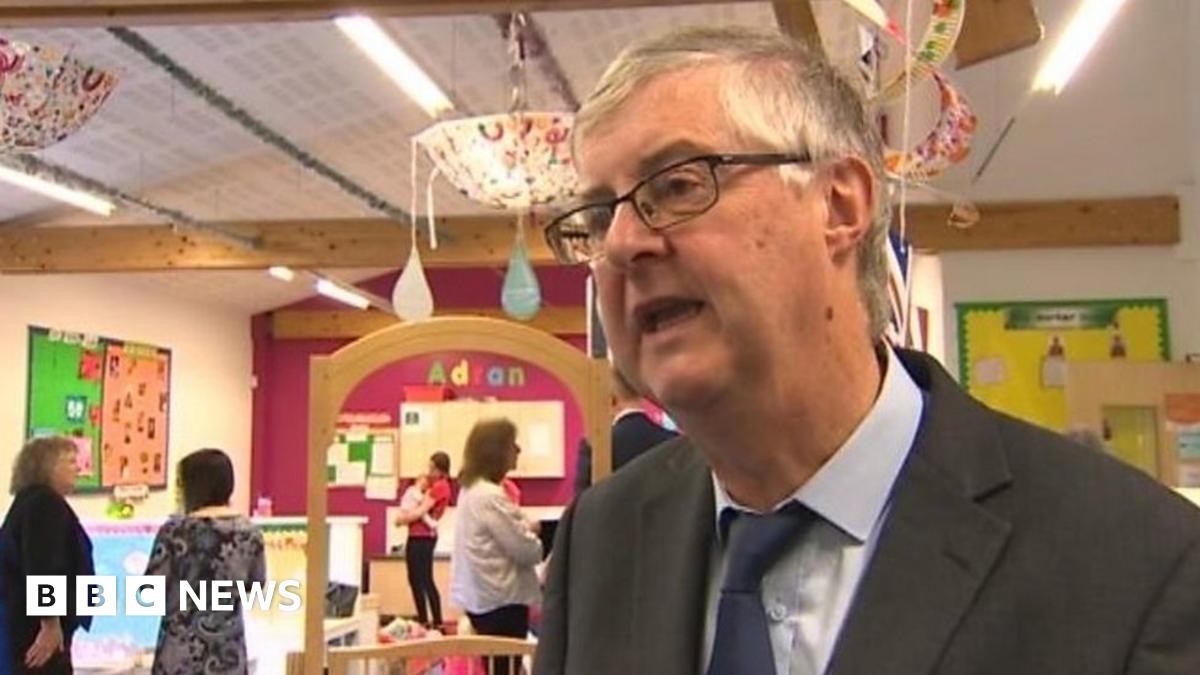 Welsh Labour leadership: Most AMs back Mark Drakeford - BBC News