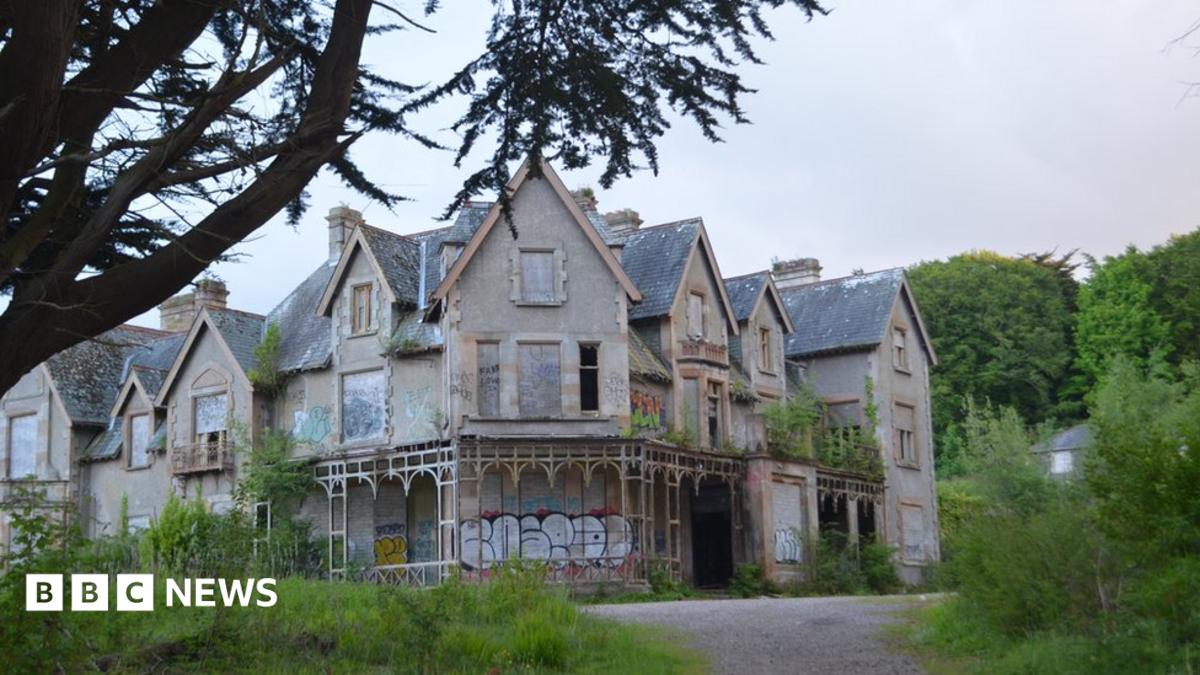 Cairndhu House: The most haunted house in Northern Ireland? - BBC News
