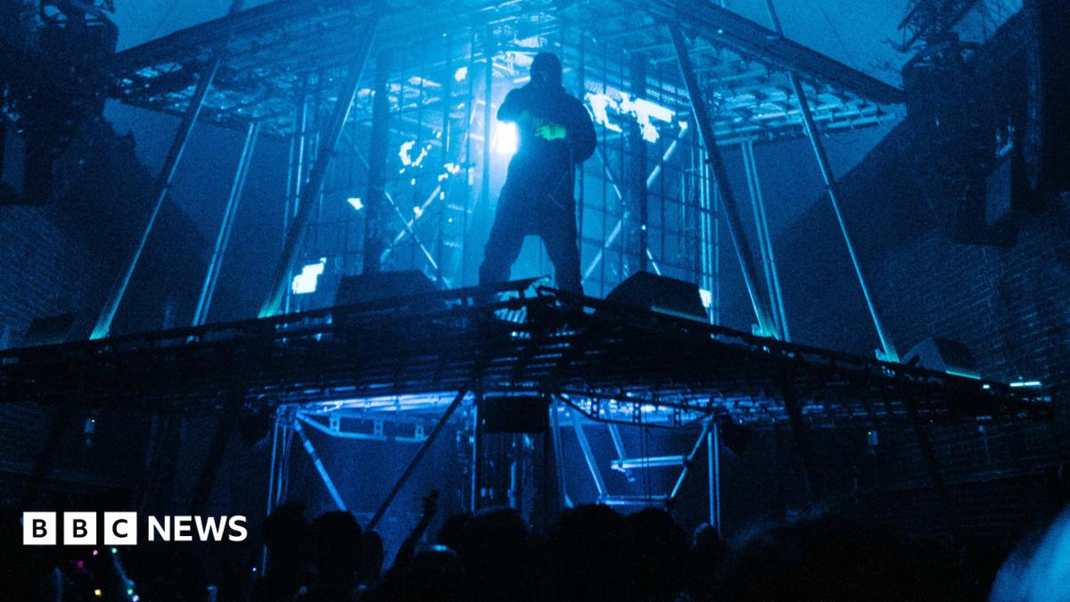 Skepta glimpses the 'future of rave' in Manchester, and it's phoneless ...