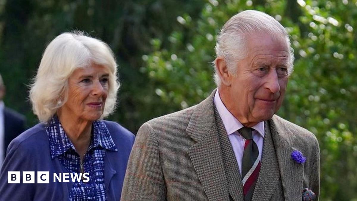 King Charles's private prayers to mark late Queen's anniversary - BBC News