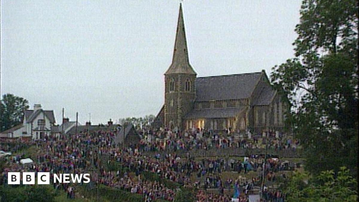 NI state papers highlight sectarian tensions in 1997 - BBC News