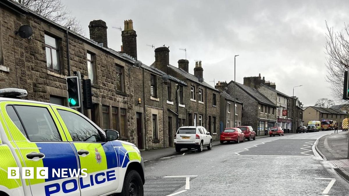 Buxton: Man in court on arson charge after police stand-off - BBC News
