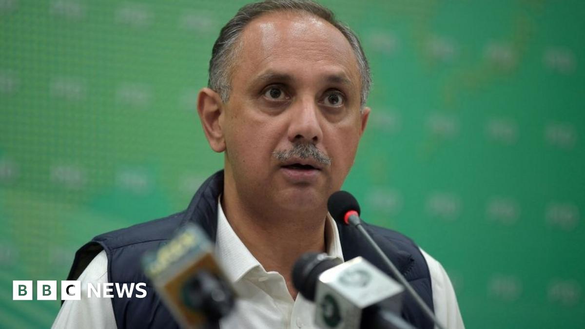 Pakistan: Imran Khan picks Omar Ayub as PM nominee - BBC News