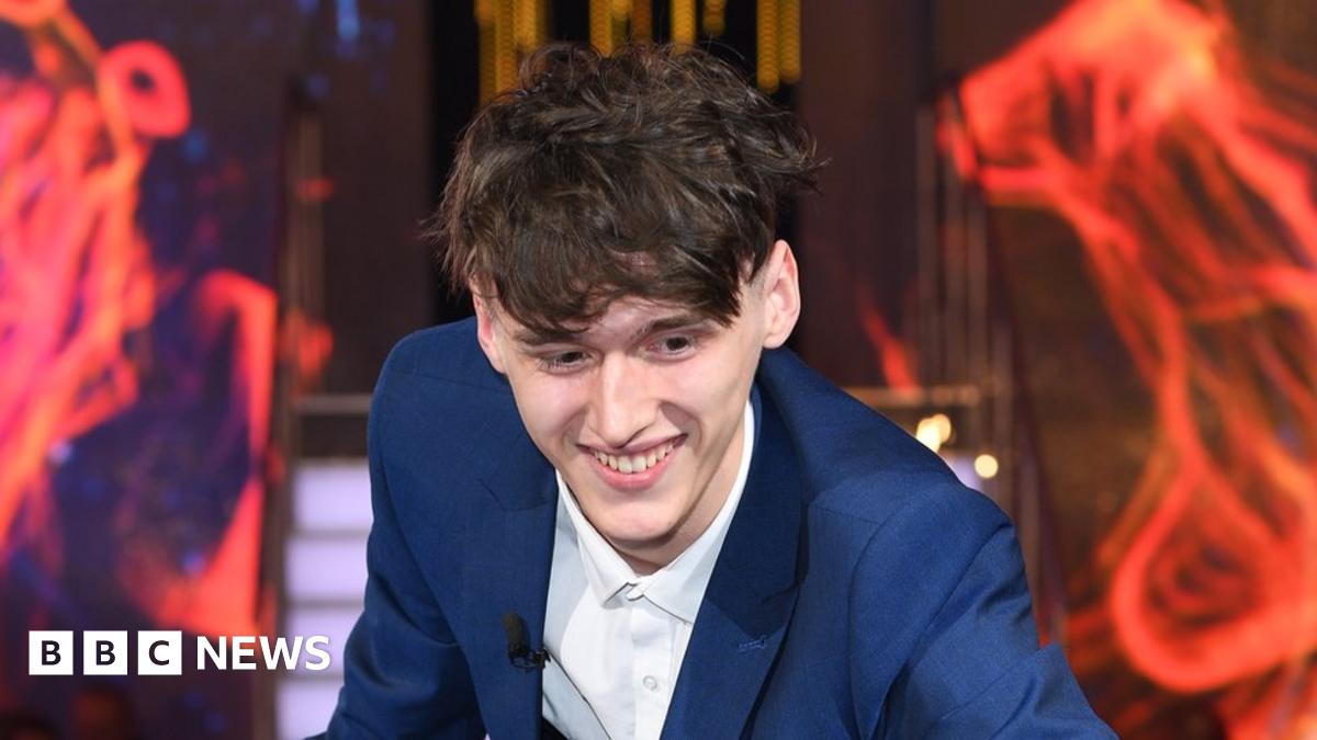Big Brother's Cameron: 'I get homophobic abuse on a daily basis' - BBC News