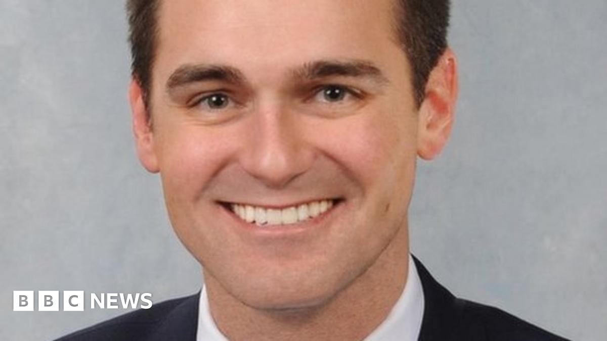 Illinois lawmaker Nick Sauer quits after 'catfishing' claim - BBC News