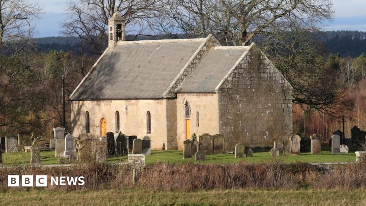 One of Scotland's oldest churches has last Sunday service - BBC News