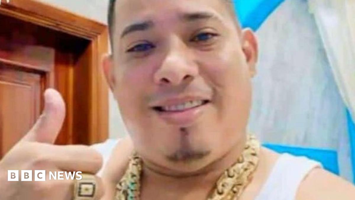 Los Choneros: Ecuador gang leader Junior Roldán killed - BBC News