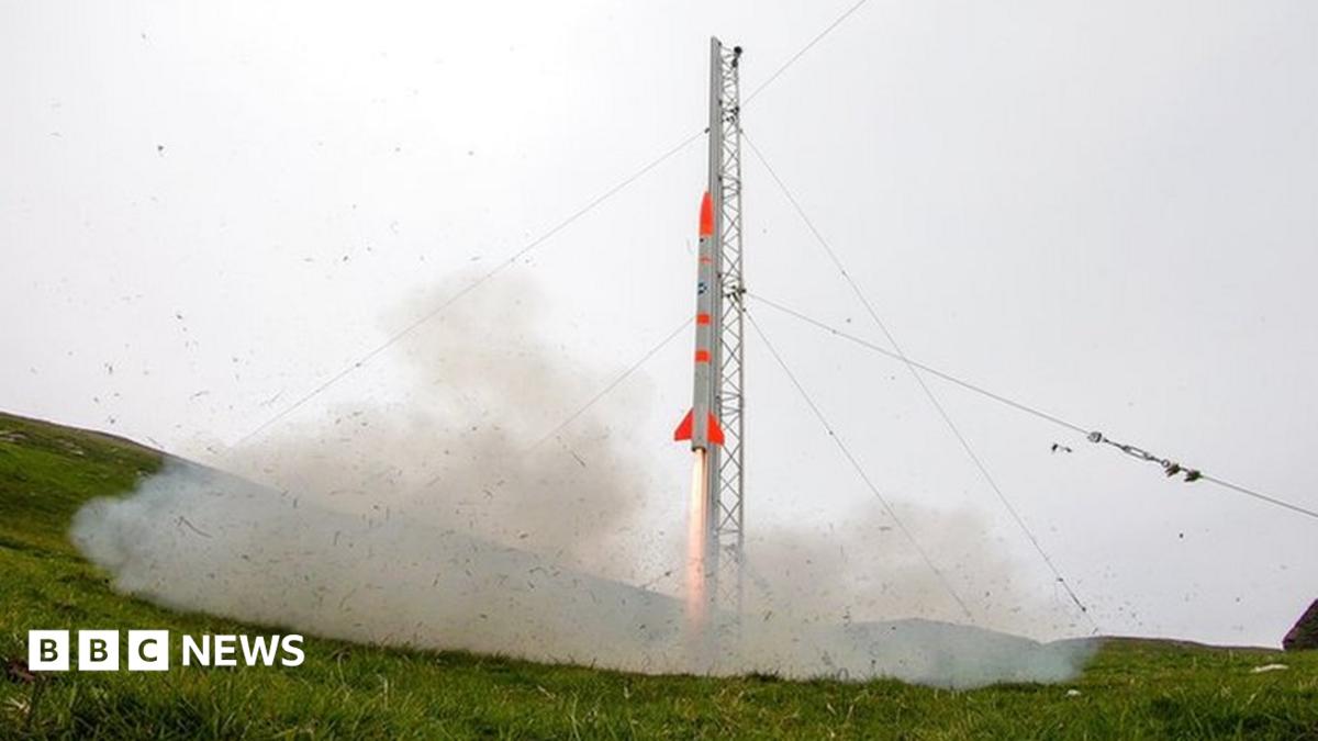 'Space race' hots up with first Shetland rocket launch - BBC News