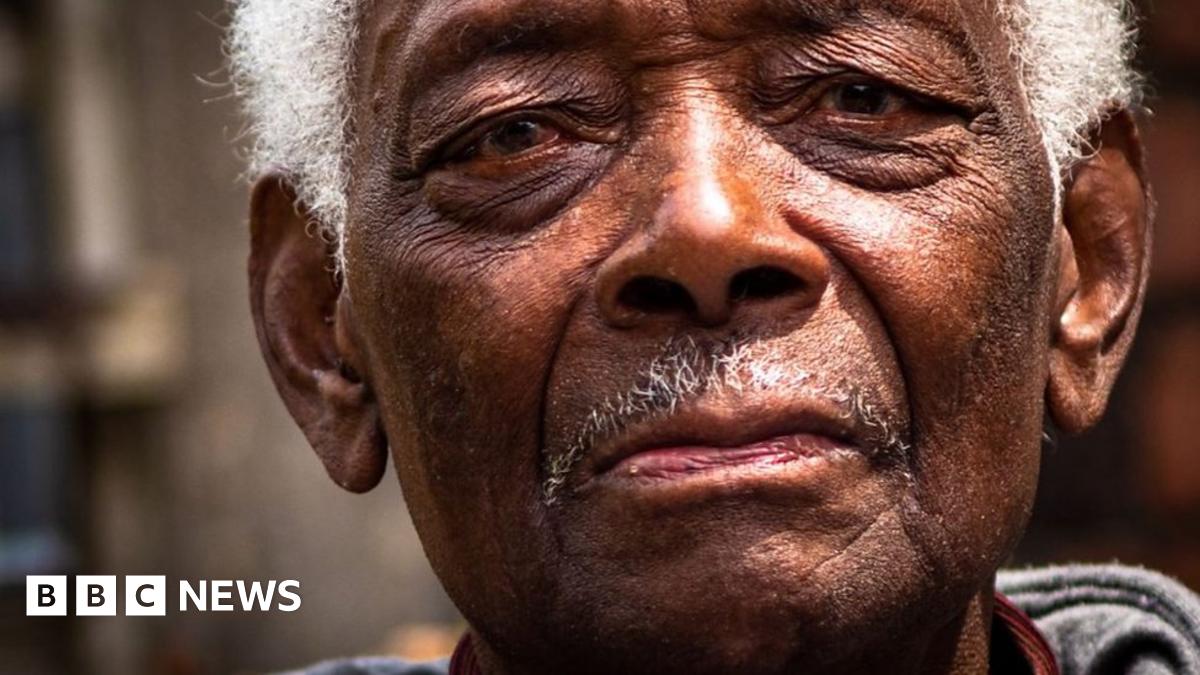 Neville Howard: Tributes to Cardiff Windrush singer - BBC News