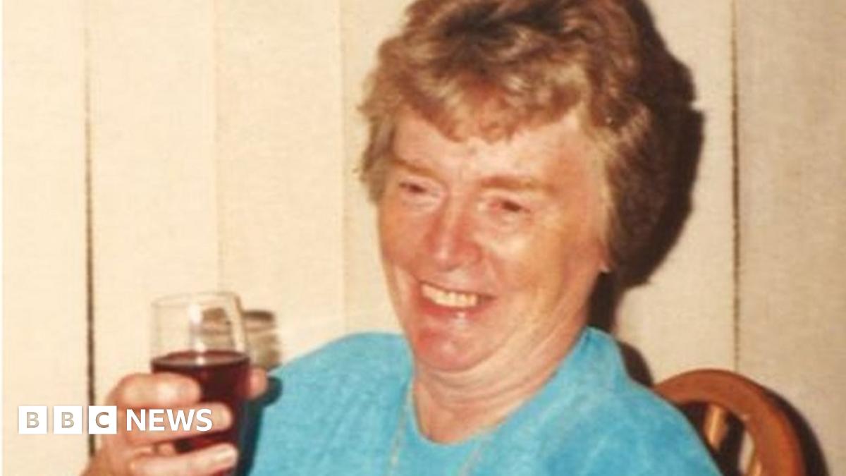 Tottenham murder arrest over death of woman, 89, in home - BBC News